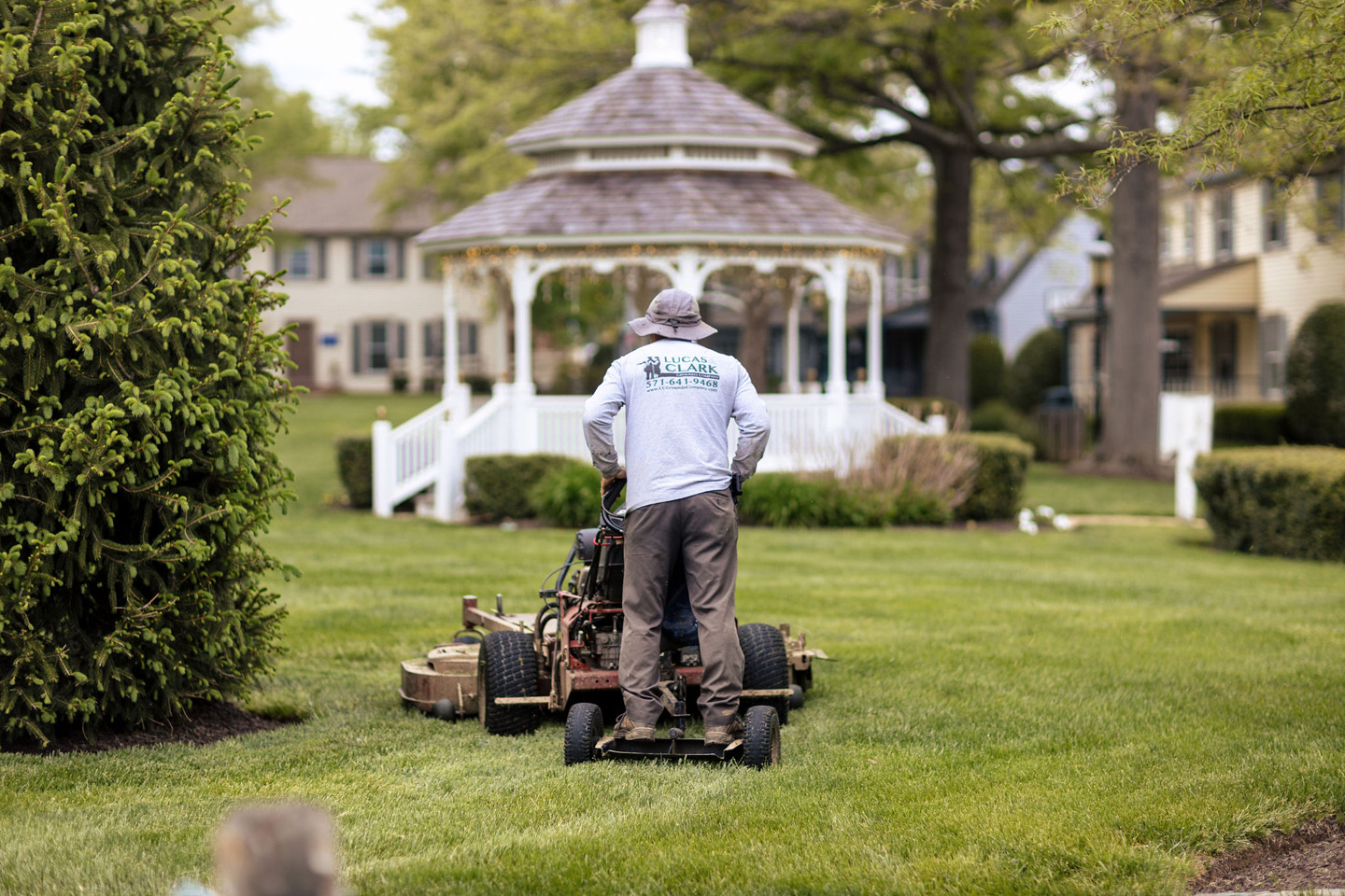 Commercial Landscape Maintenance | Great Falls Village